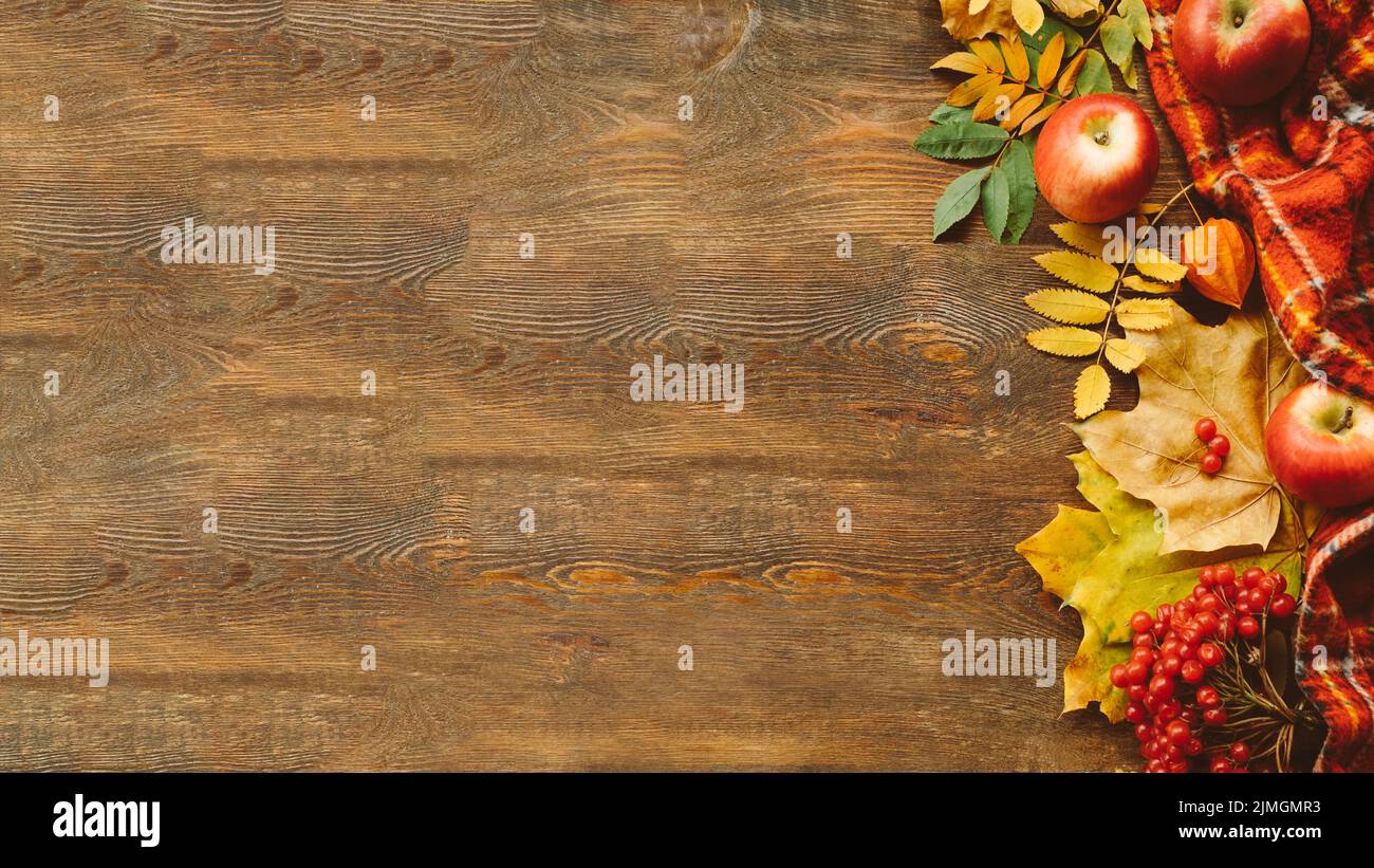 harvest time fall leaves apples wooden background Stock Photo - Alamy
