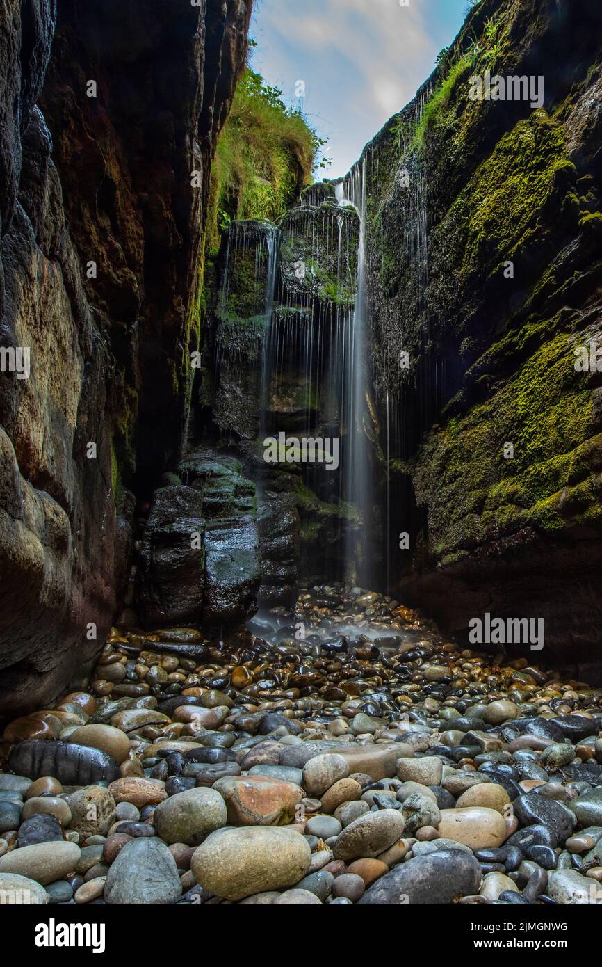 Secret waterfall ireland hi-res stock photography and images - Alamy