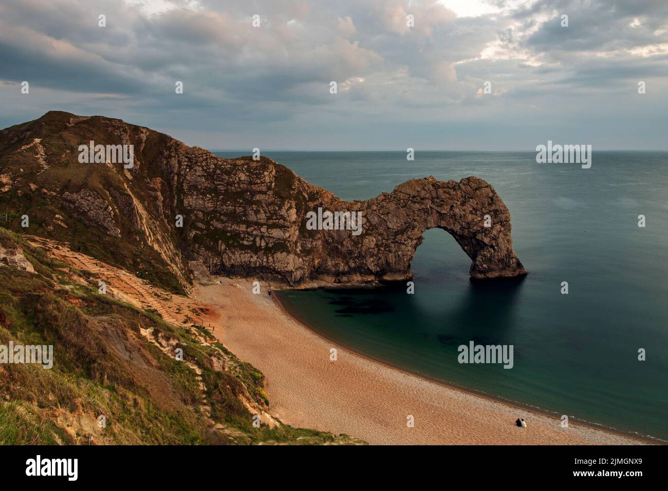A breathtaking view of Durdle Door limestone arch on the Jurassic Coast ...