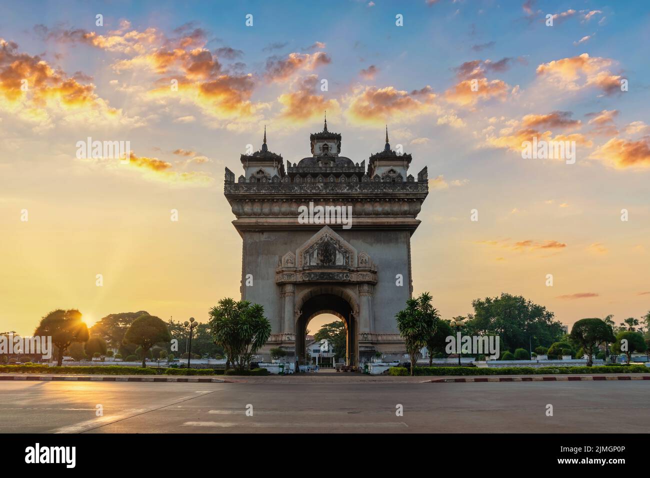 Vientiane Laos, sunrise city skyline at Patuxai (Patuxay) the most ...