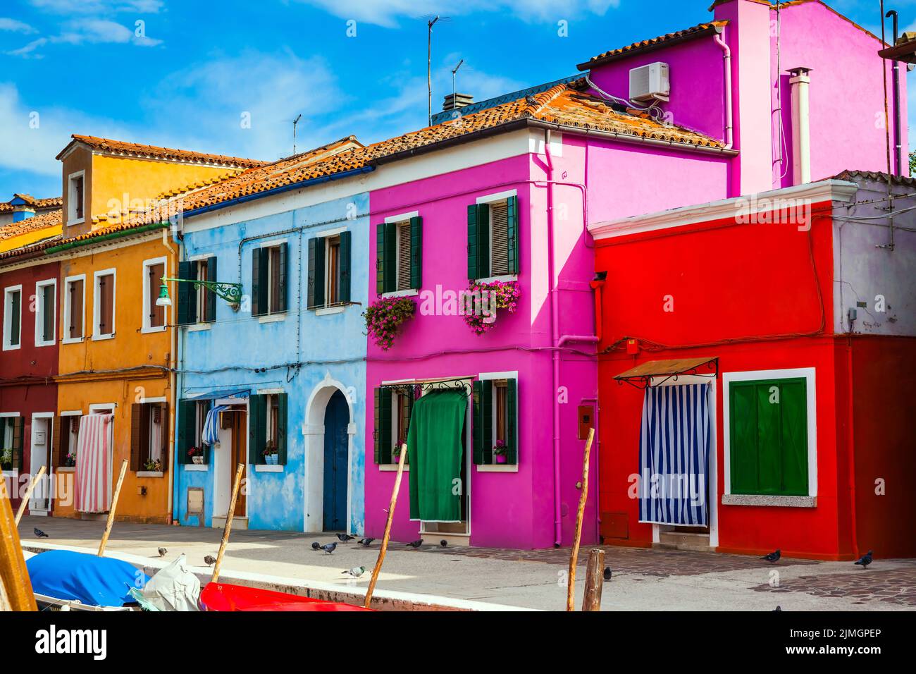 Beautiful colored buildings hi-res stock photography and images - Alamy