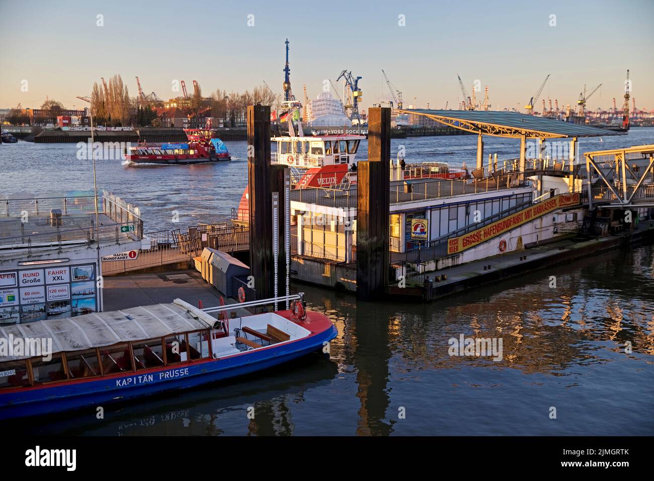 Ships at the landing stage of the Landungsbruecken, St. Pauli, Hamburg ...