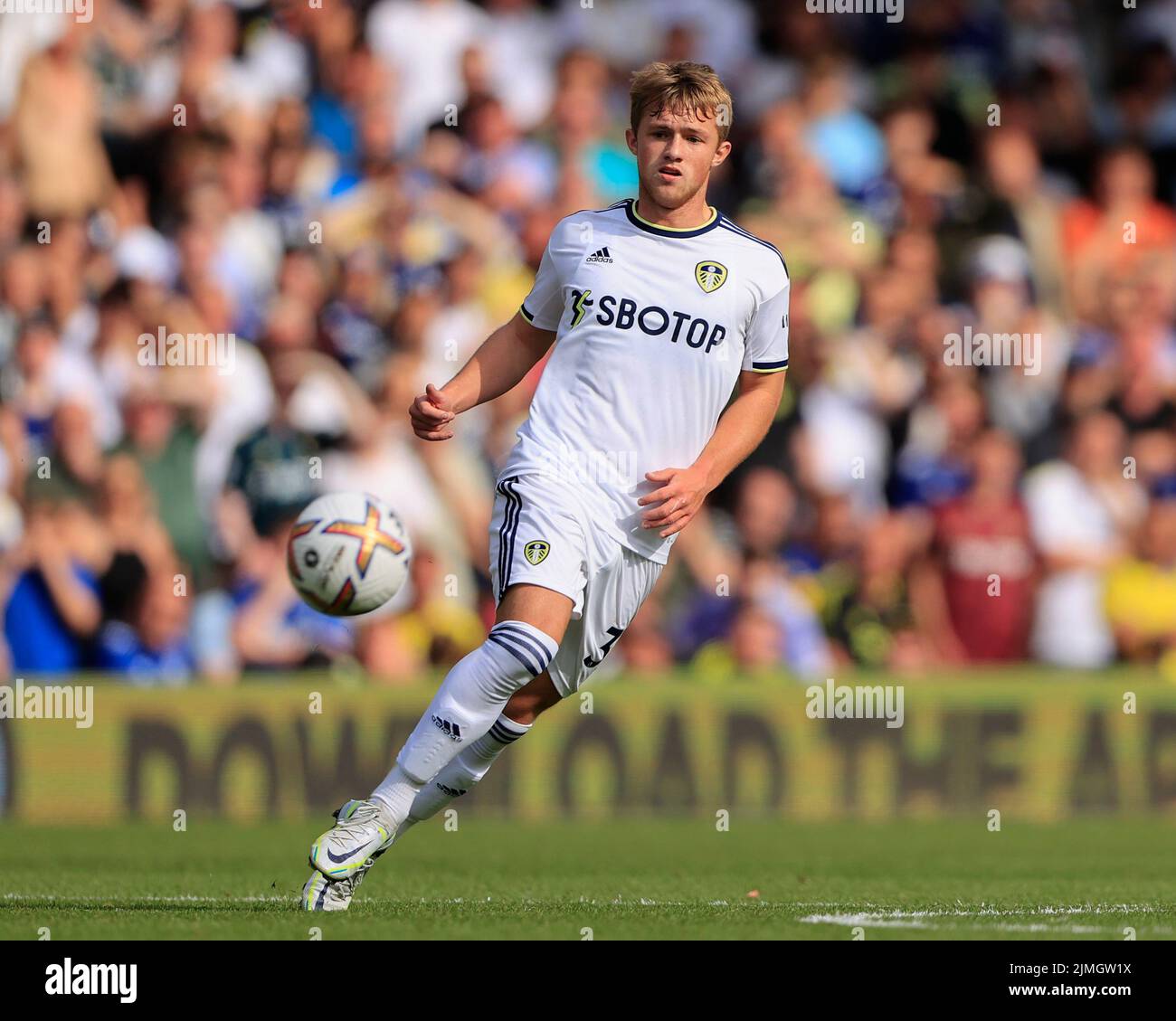 Joe Gelhardt #30 of Leeds United passes the ball Stock Photo - Alamy