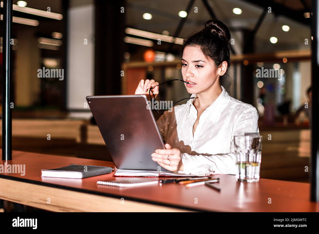 Portraitpage hi-res stock photography and images - Alamy