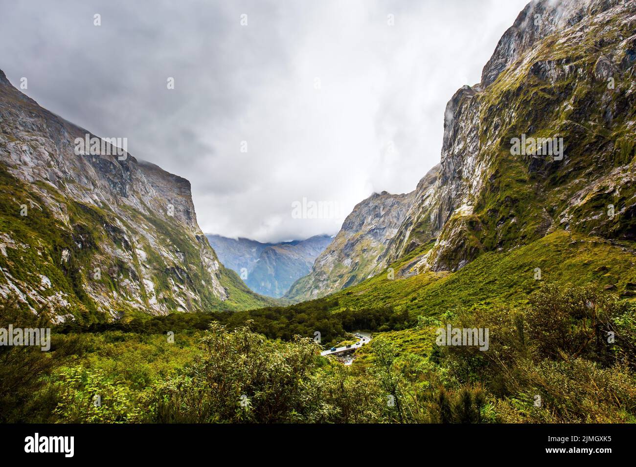 Curve of cliffs hi-res stock photography and images - Alamy