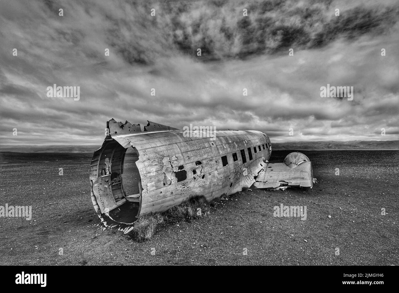 In 1973 a United States Navy DC plane ran out of fuel and crashed on ...