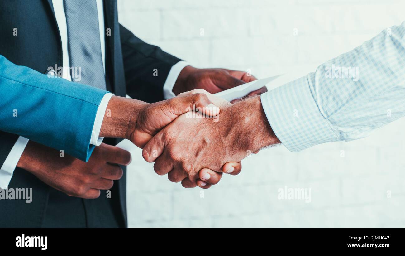Partnership and cooperation hi-res stock photography and images - Alamy