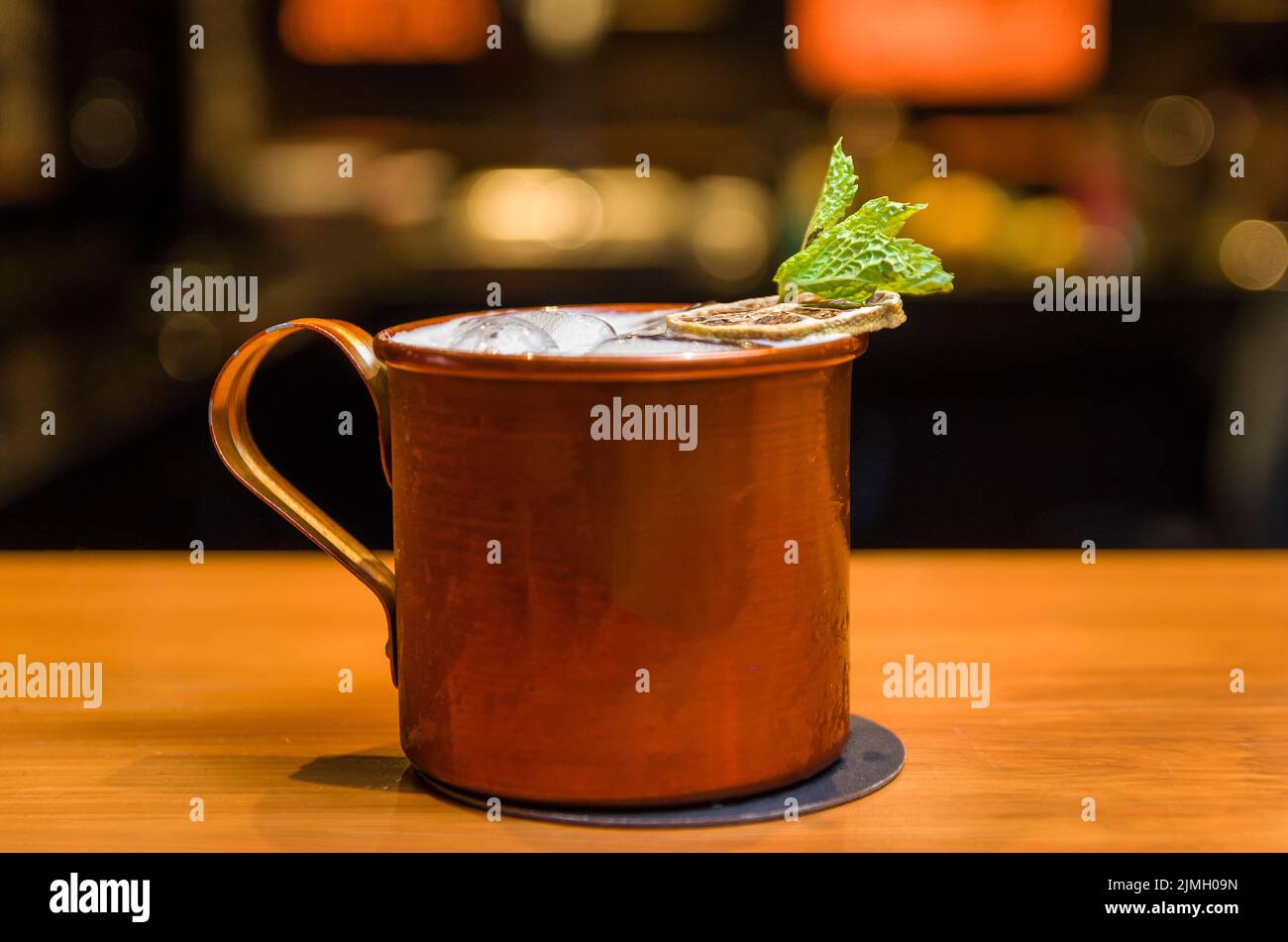 Delicious Moscow Mule drink copper cup Stock Photo - Alamy