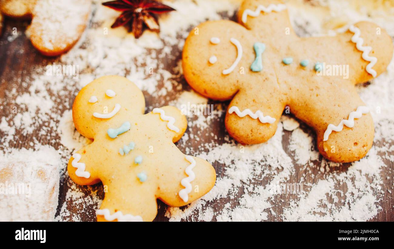 traditional winter holidays pastry gingerbread man Stock Photo - Alamy