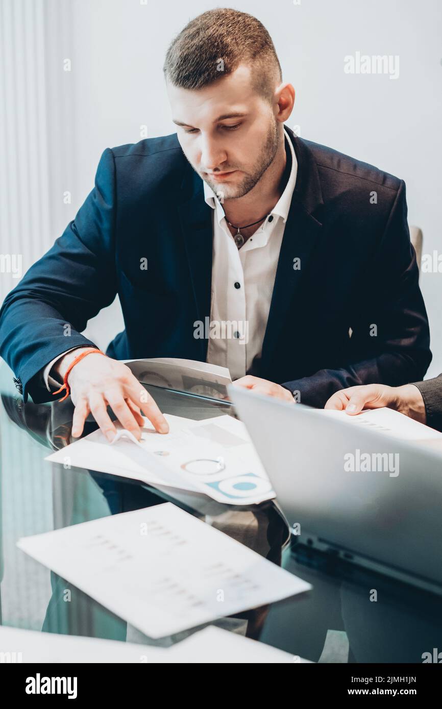 Man papers hi-res stock photography and images - Alamy