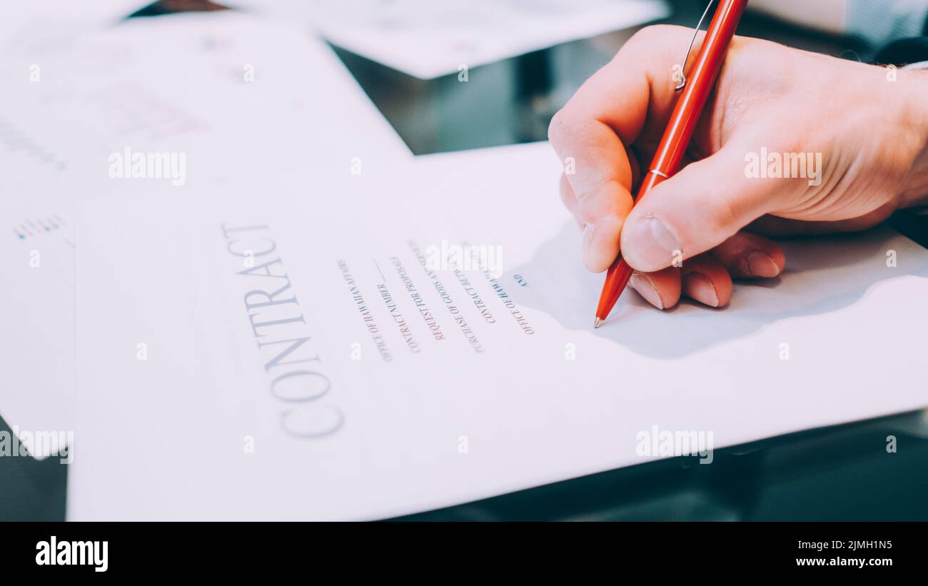 successful negotiation business man contract Stock Photo - Alamy