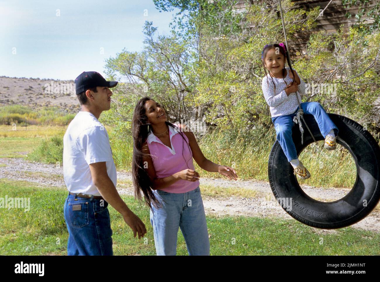 Native american family hi-res stock photography and images - Alamy