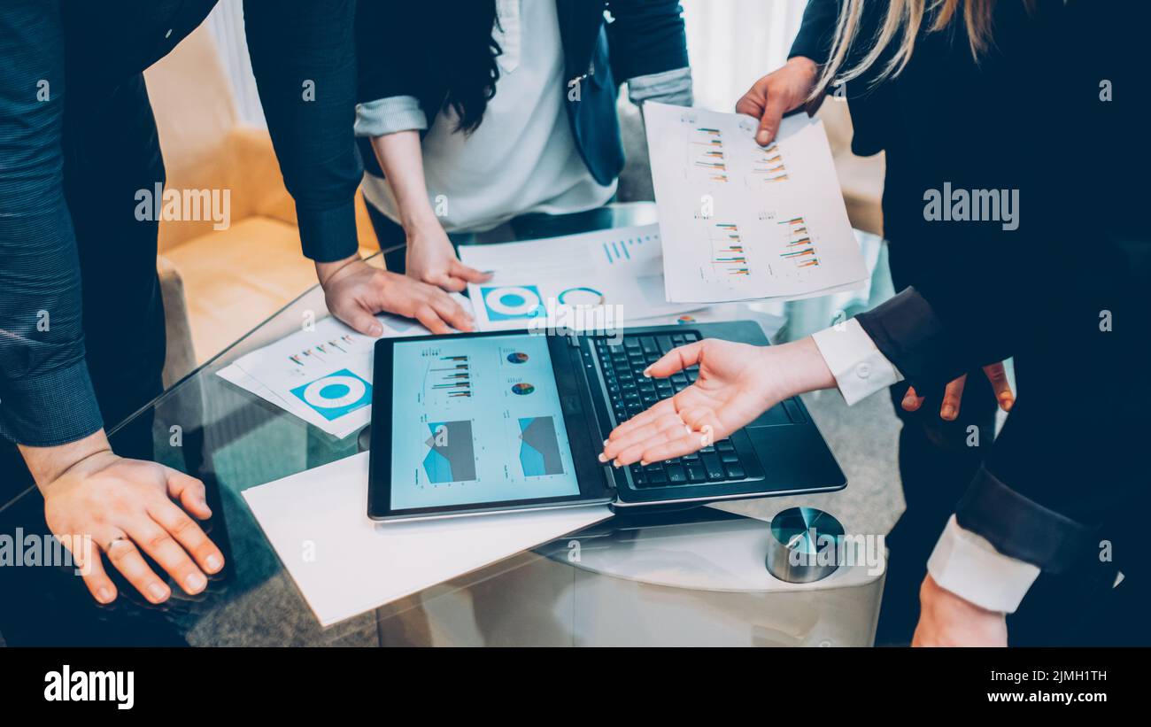 Investment for the poor hi-res stock photography and images - Alamy