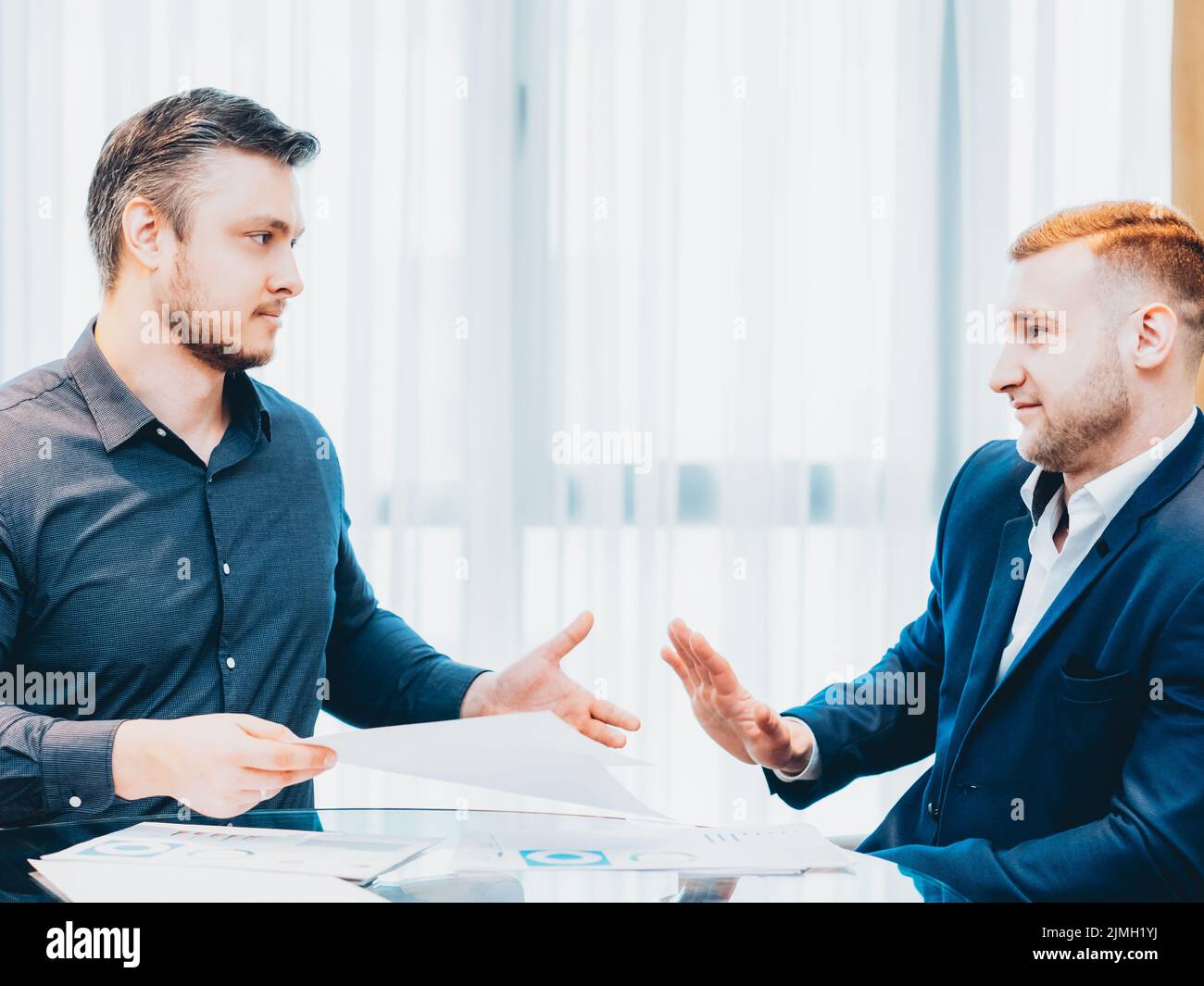 Corporate failure hi-res stock photography and images - Alamy