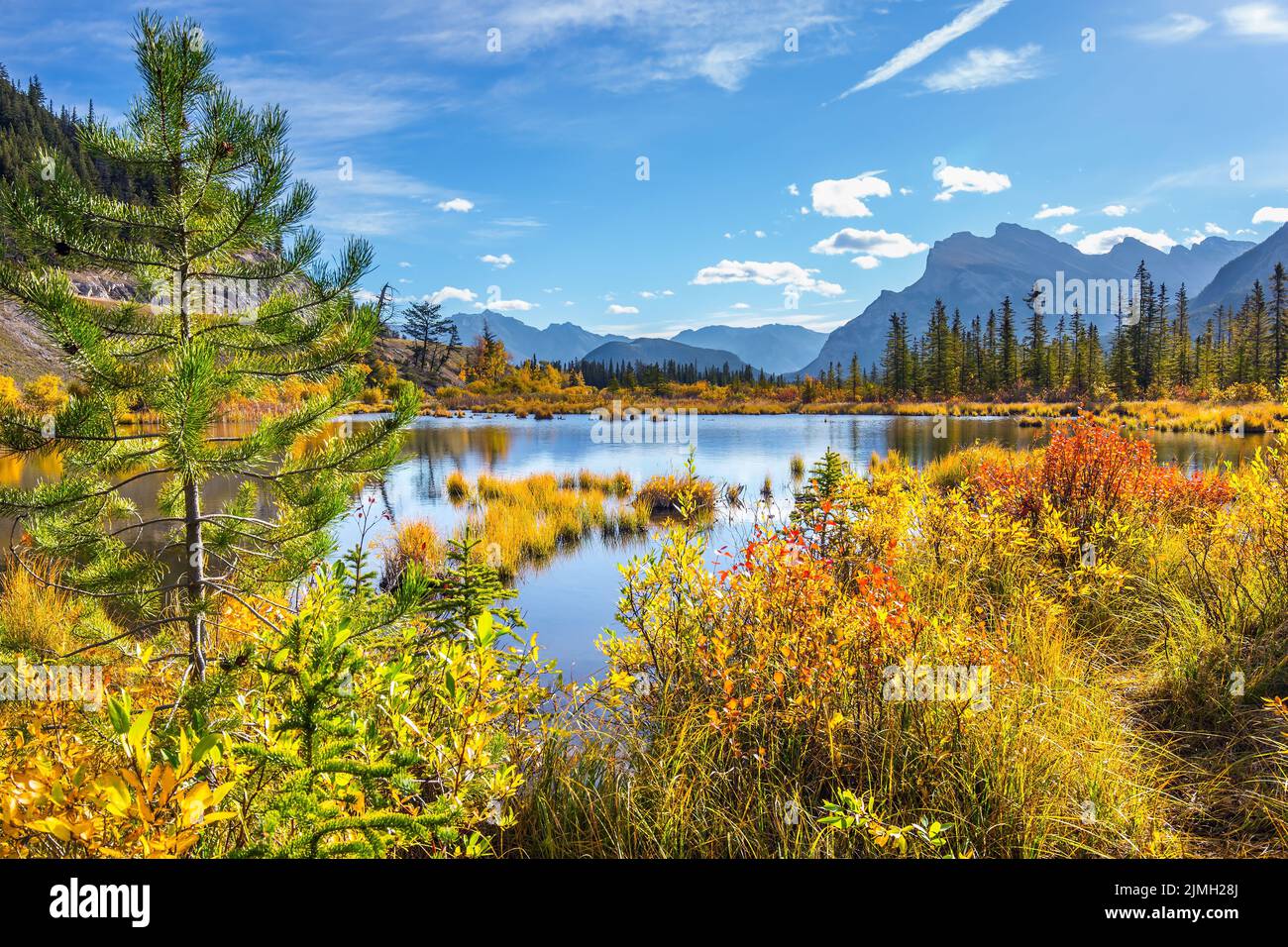 Canadian indian summer hi-res stock photography and images - Alamy
