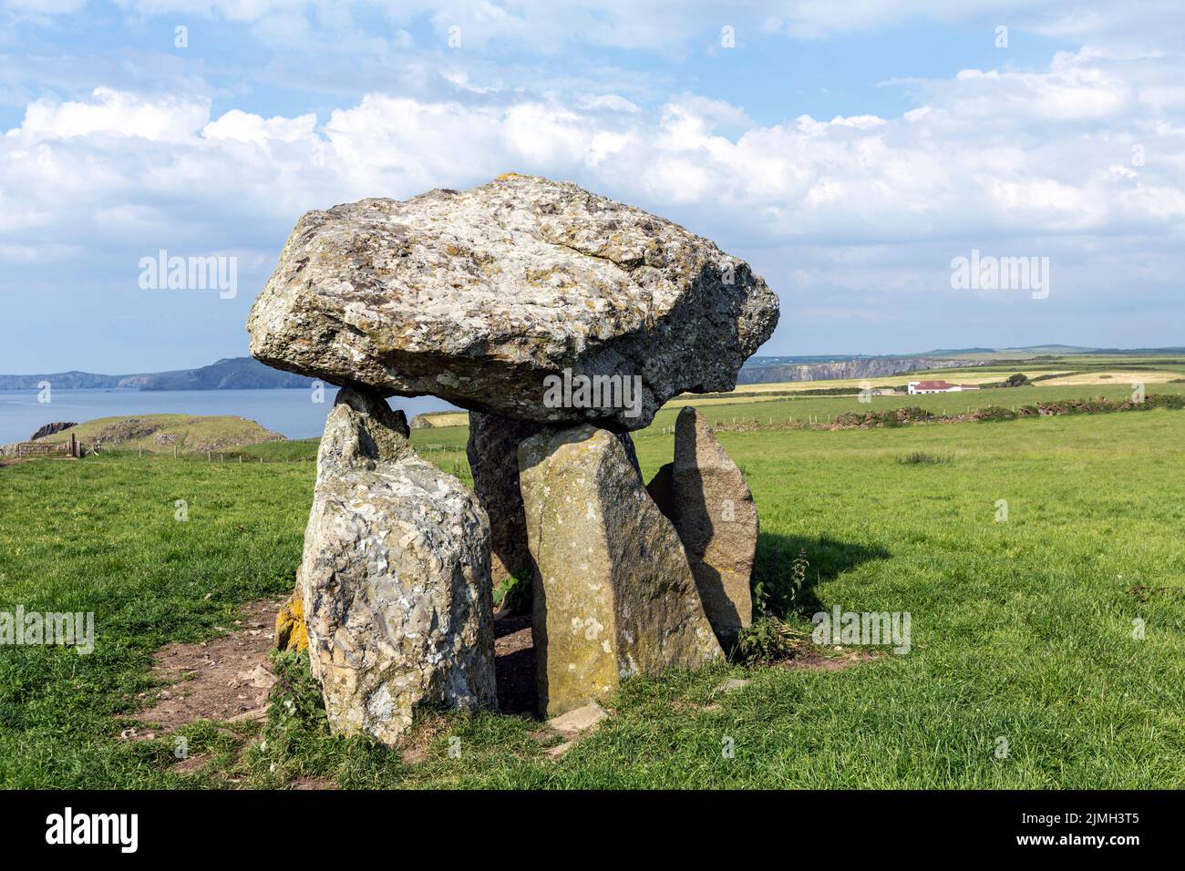 Carreg Samson, Samson's Stone, or the Longhouse, Neolithic dolmen ...