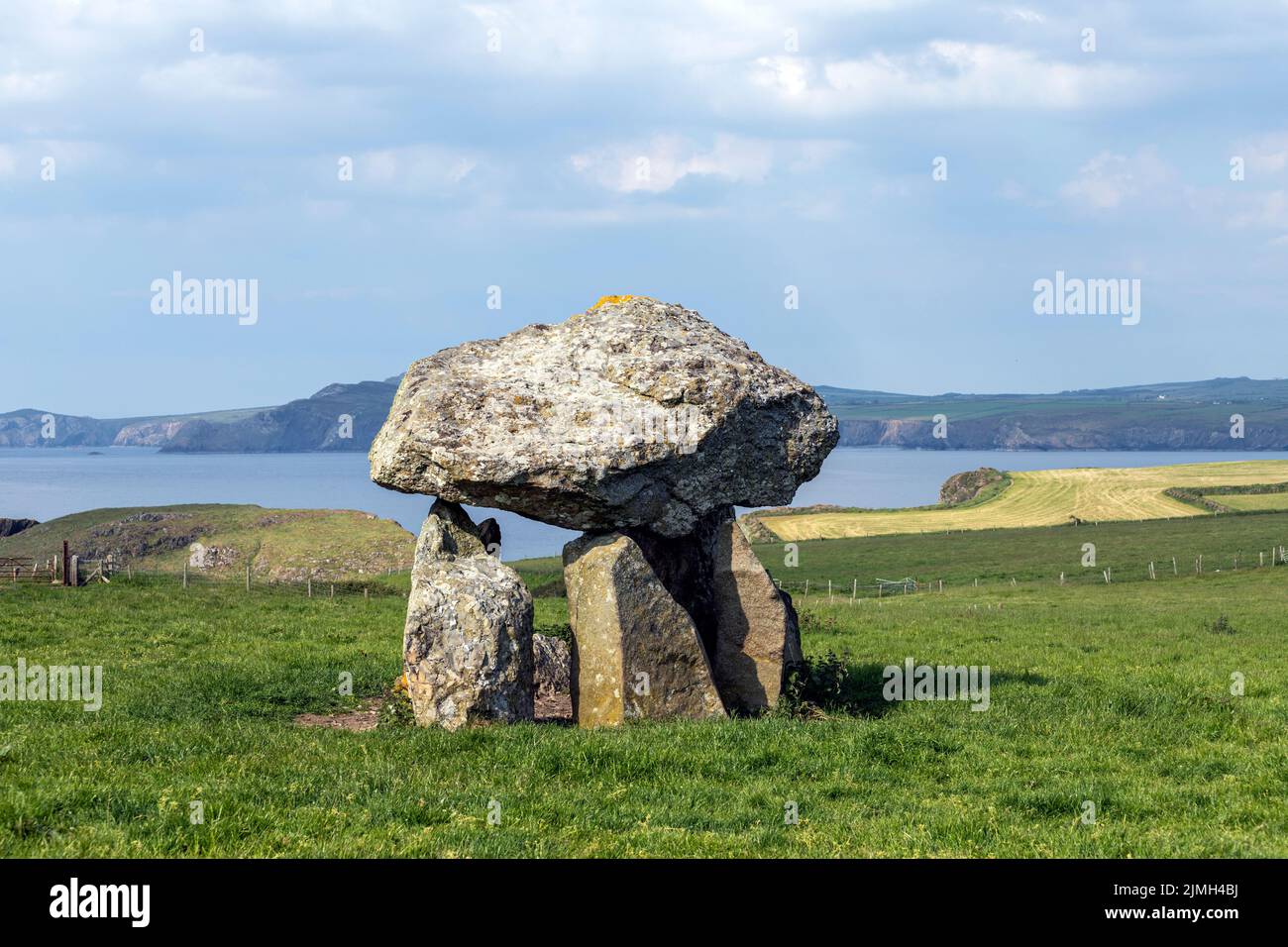 Carreg Samson, Samson's Stone, or the Longhouse, Neolithic dolmen ...
