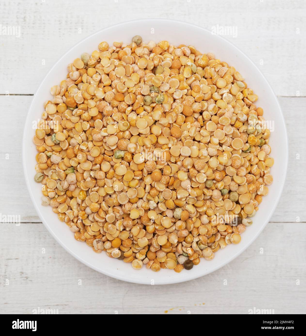 Top view uncooked chickpeas hi-res stock photography and images - Alamy
