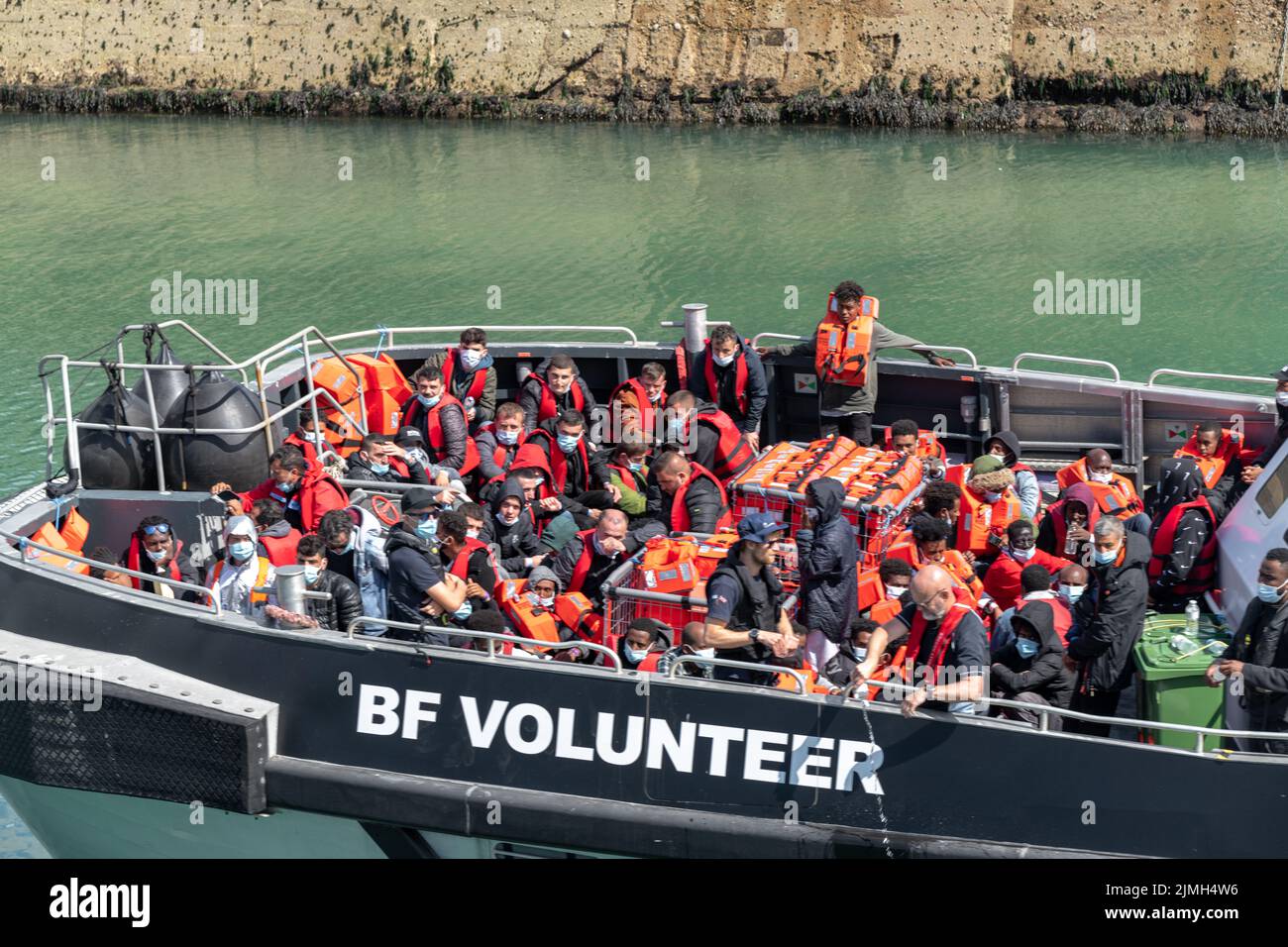 Refugess seeking asylum hi-res stock photography and images - Alamy