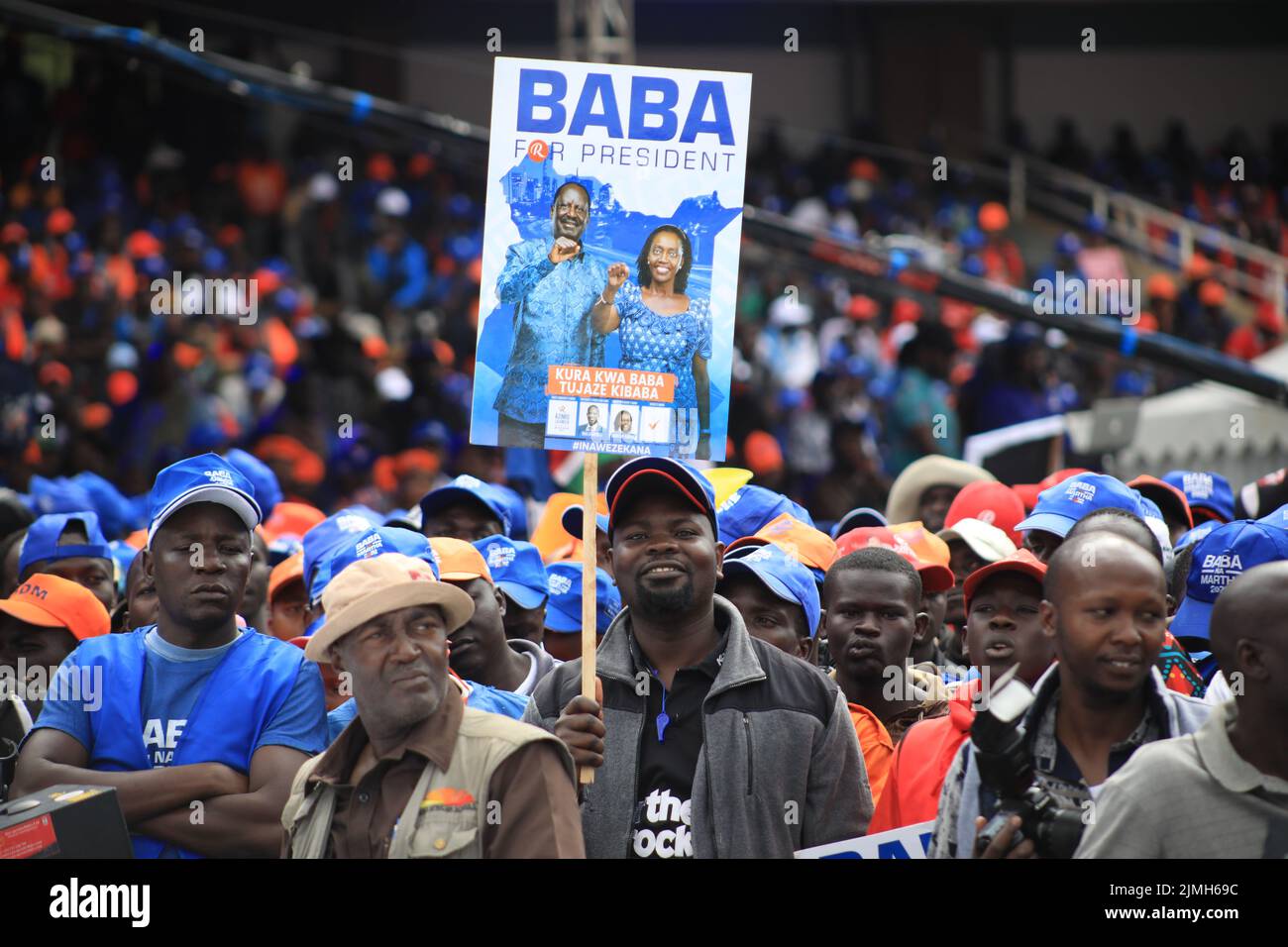 Nairobi, Kenya. 06th Aug, 2022. A supporter (c) of Azimio la Umoja One Kenya presidential ...