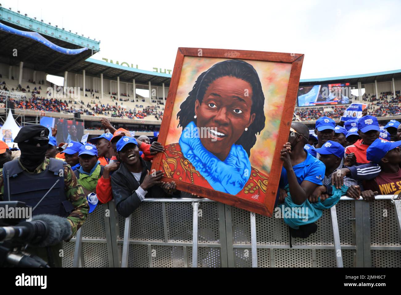 Nairobi, Kenya. 06th Aug, 2022. Supporters of Azimio la Umoja One Kenya presidential candidate ...