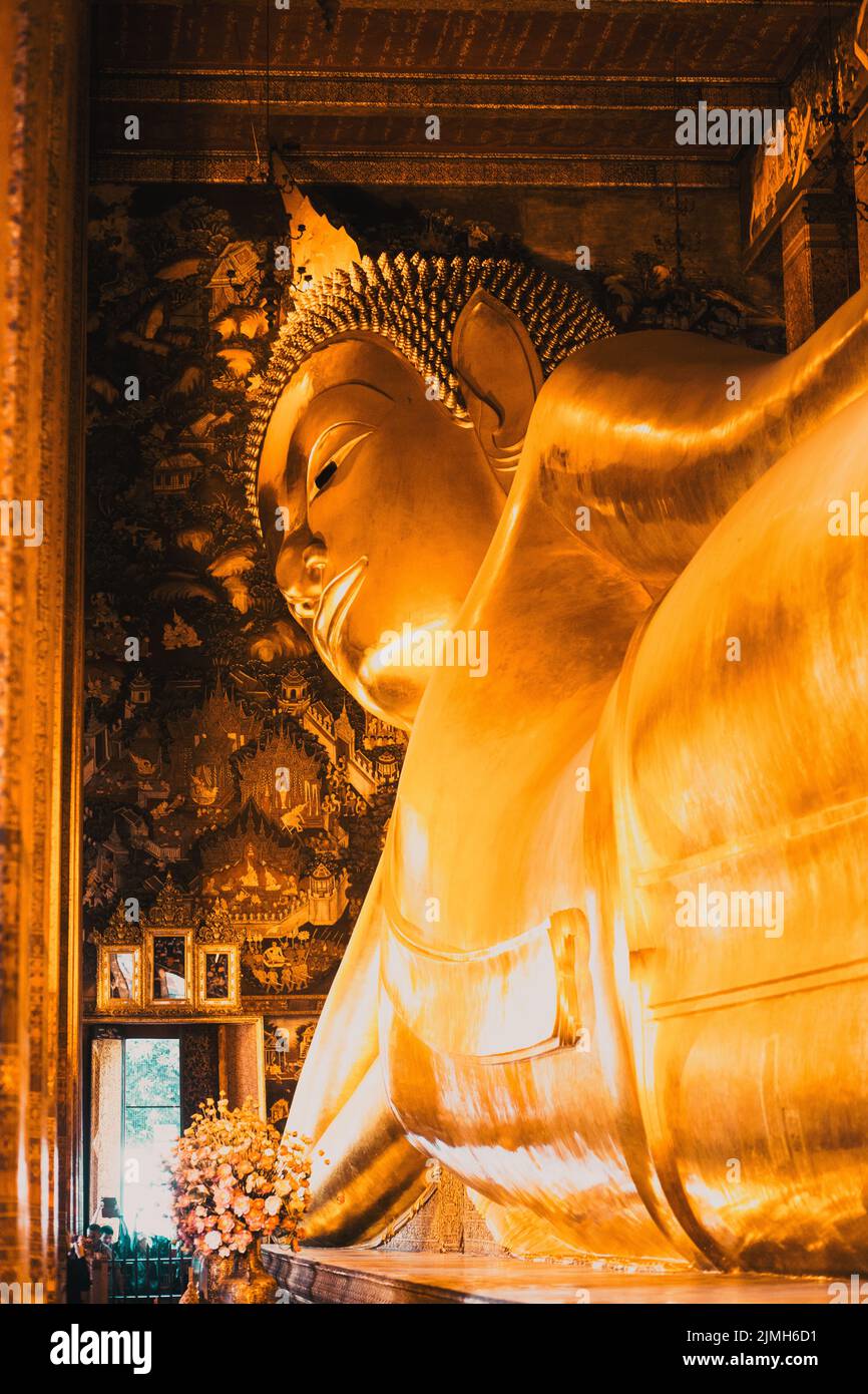 Gold buddha statue detail hi-res stock photography and images - Alamy