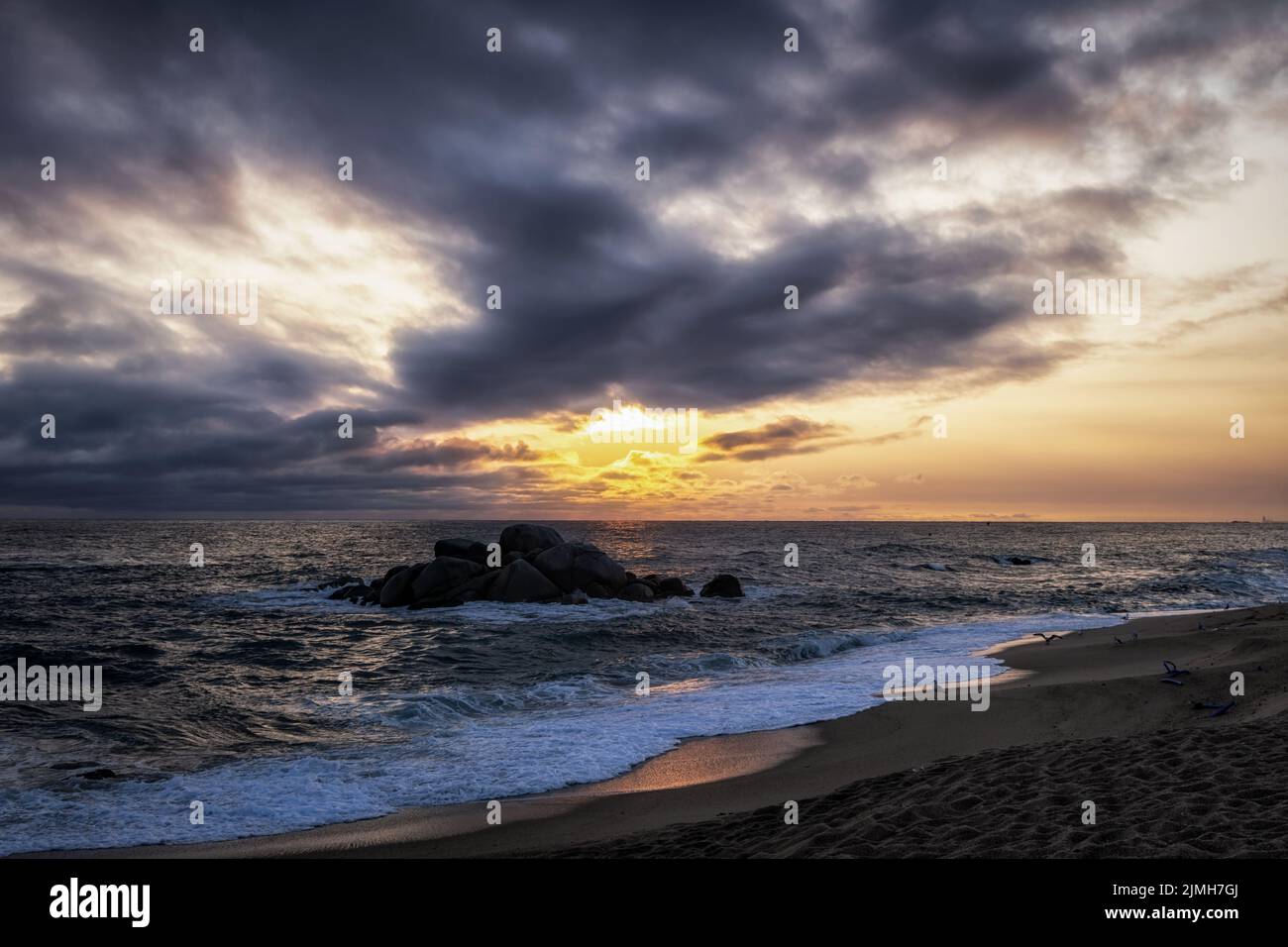 Sacheon beach sunrise Stock Photo - Alamy