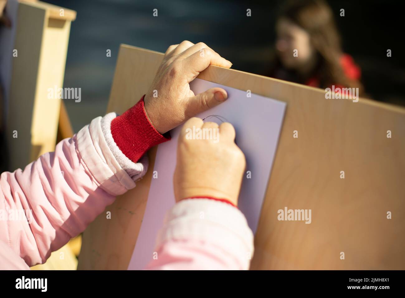 Artist paints hi-res stock photography and images - Alamy