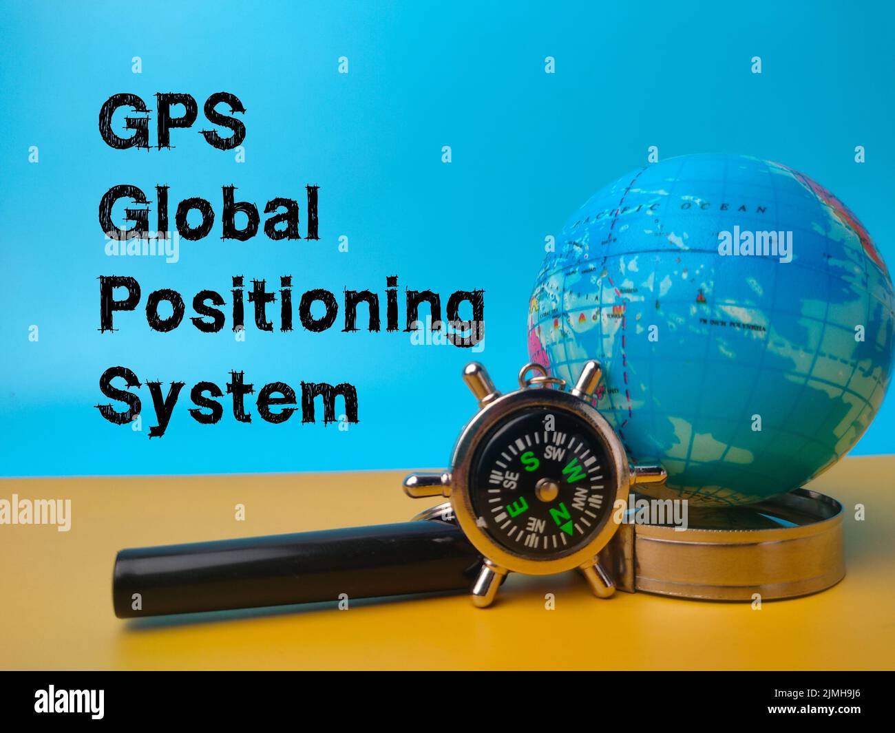 Gps tracking, magnifying glass hi-res stock photography and images - Alamy