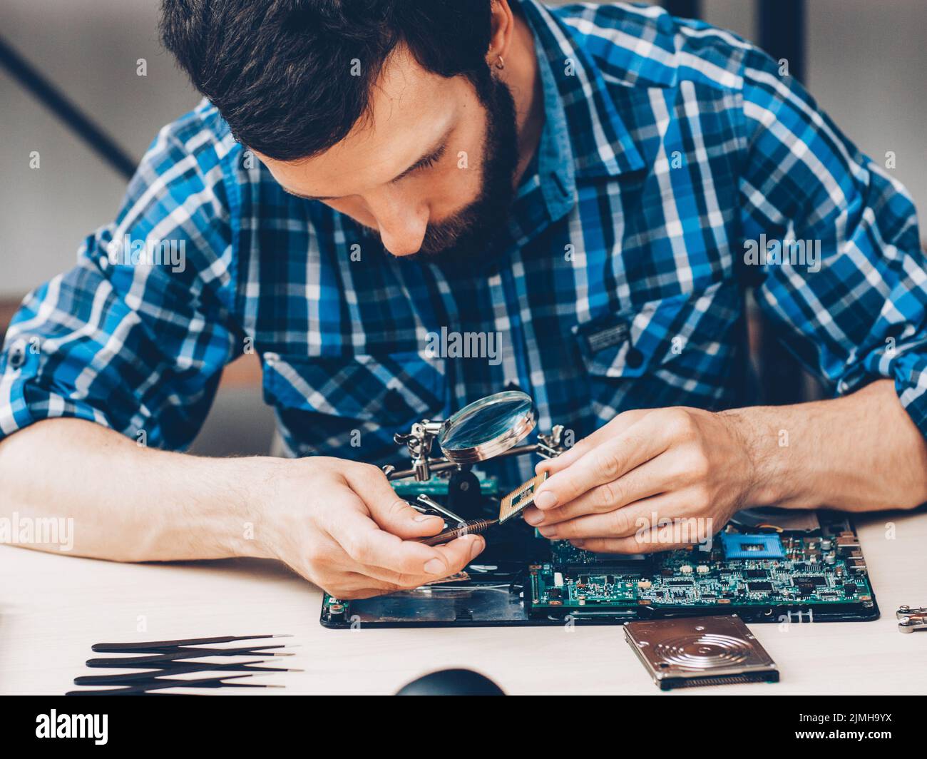 tech support disassembled laptop engineer cpu Stock Photo - Alamy