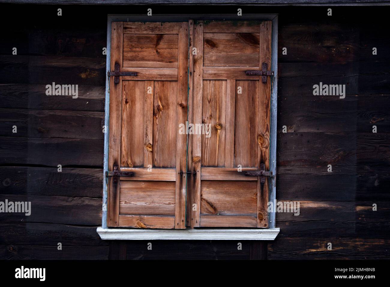 Old wooden window hi-res stock photography and images - Alamy