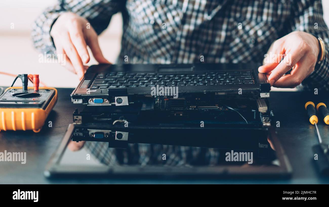 hardware maintenance computer diagnostics laptop Stock Photo - Alamy