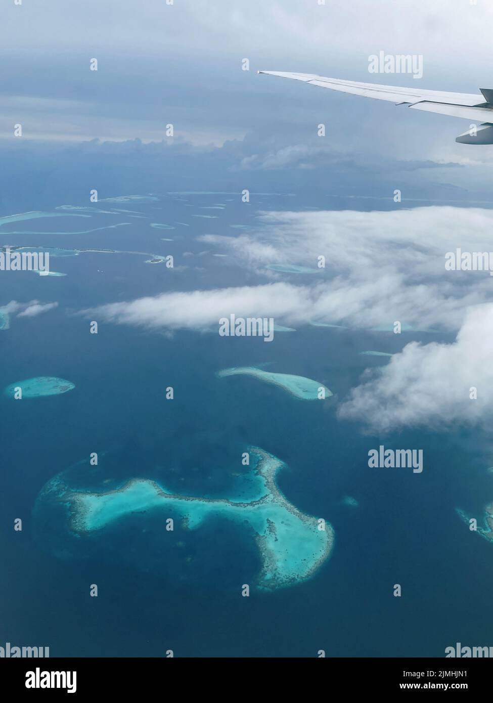 Islands in ocean hi-res stock photography and images - Alamy