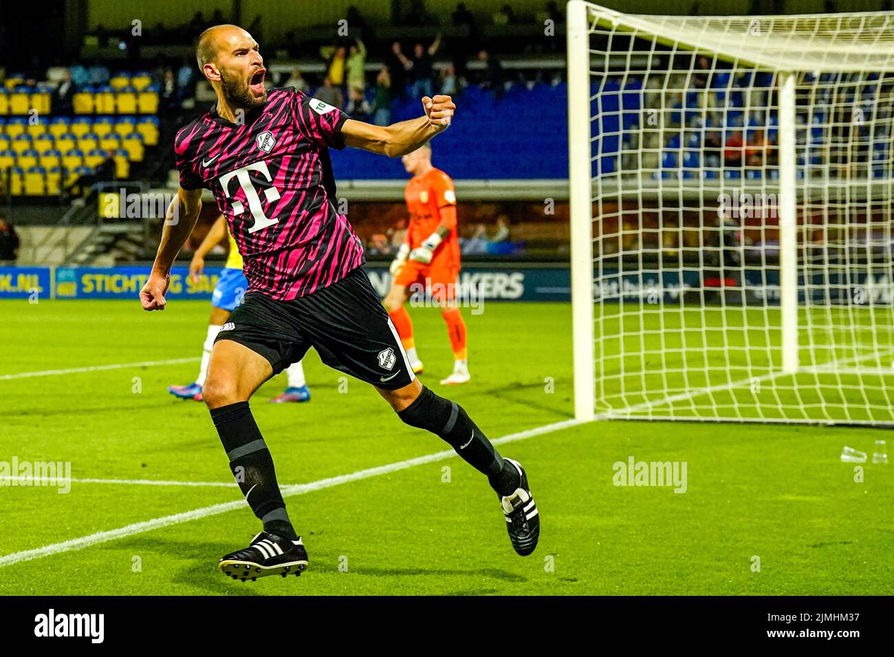 Bas leon dost hi-res stock photography and images - Alamy