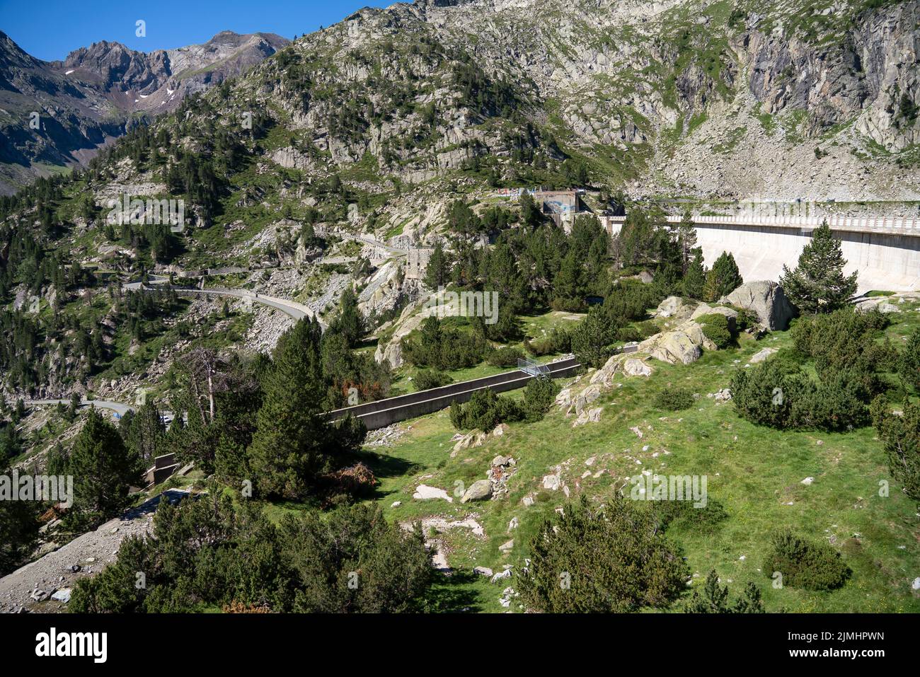 Large concrete reservoir dam wall in sunshine, Barrage dam and Lac de ...