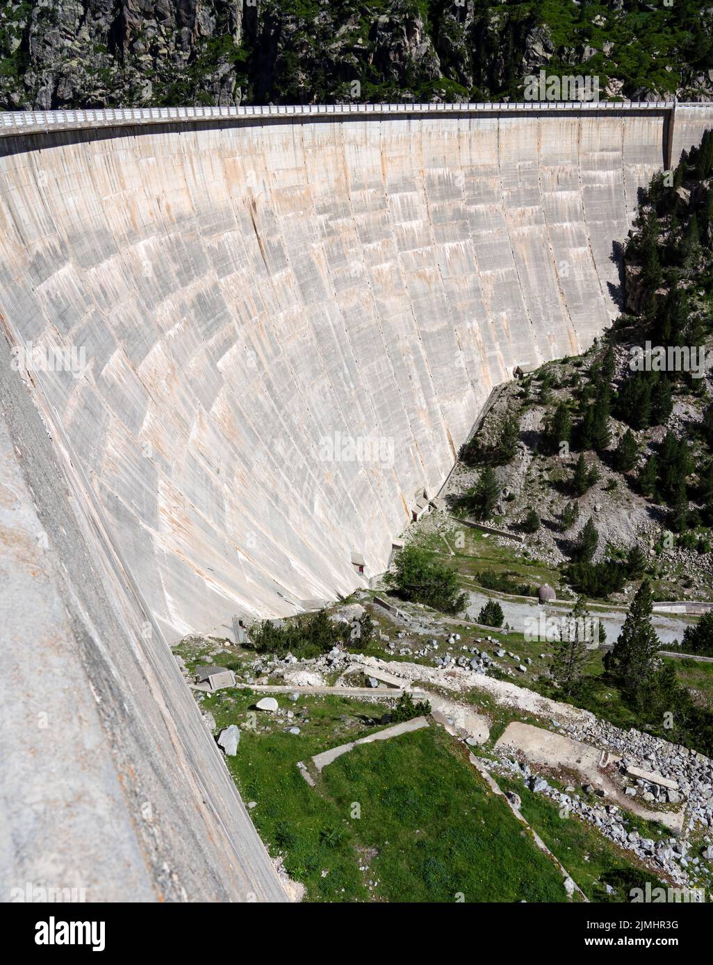 Large concrete reservoir dam wall in sunshine, Barrage dam and Lac de ...