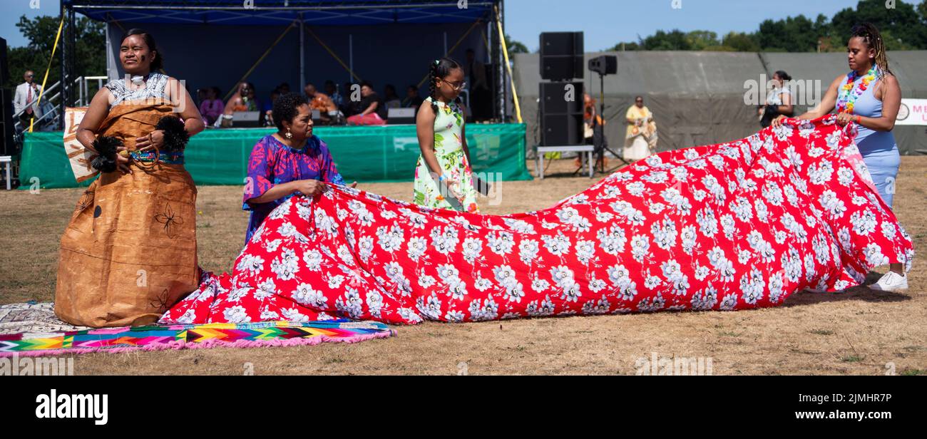 Hampshire, UK. 6th Aug, 2022. once dancer was gifted bolts of cloth to ...