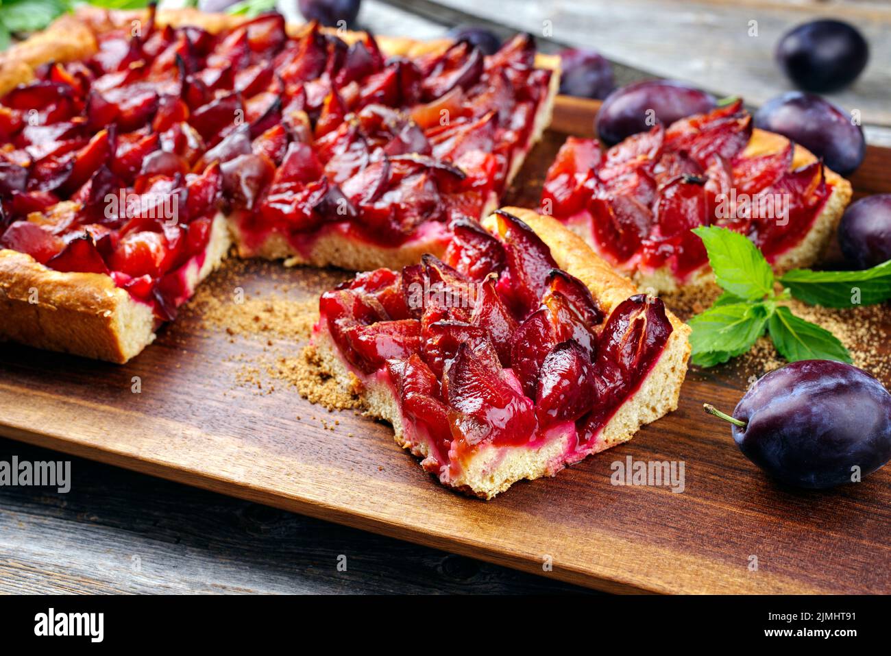 Overhead german prune pie hi-res stock photography and images - Alamy