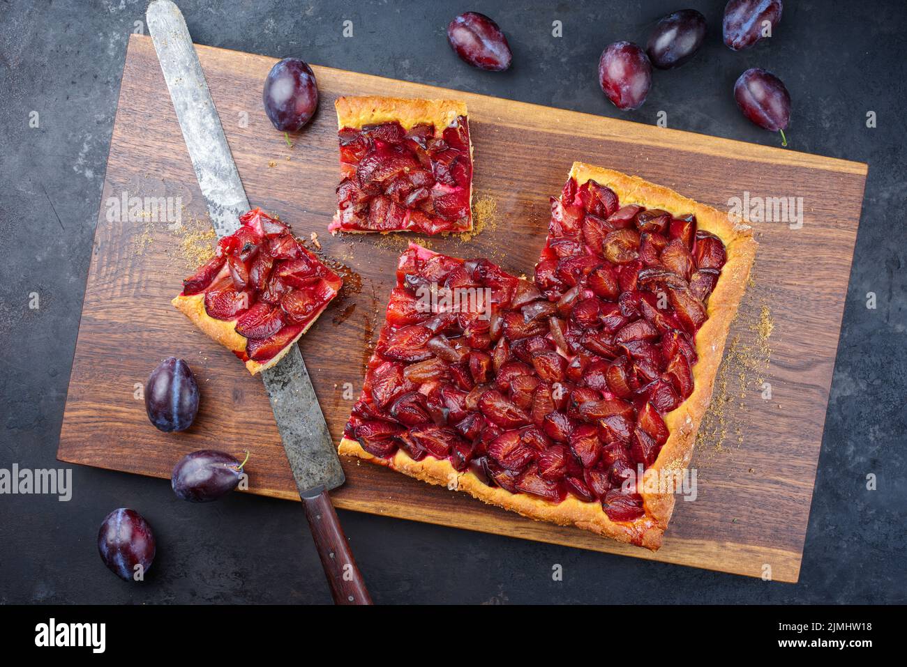 Overhead german prune pie hi-res stock photography and images - Alamy