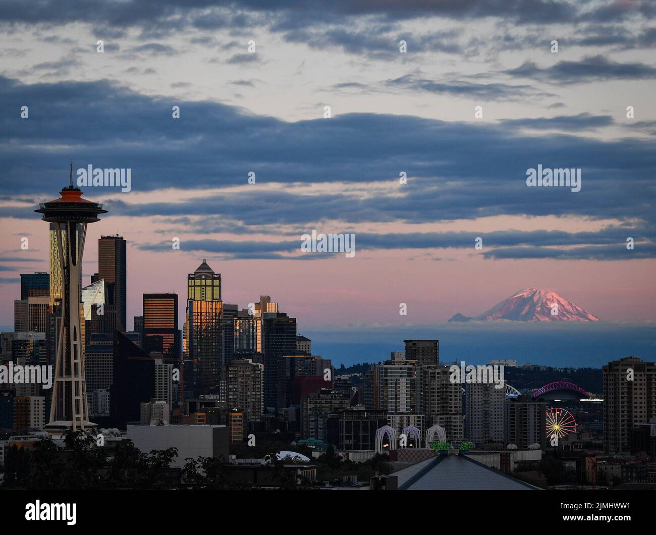 2022 seattle skyline hi-res stock photography and images - Alamy