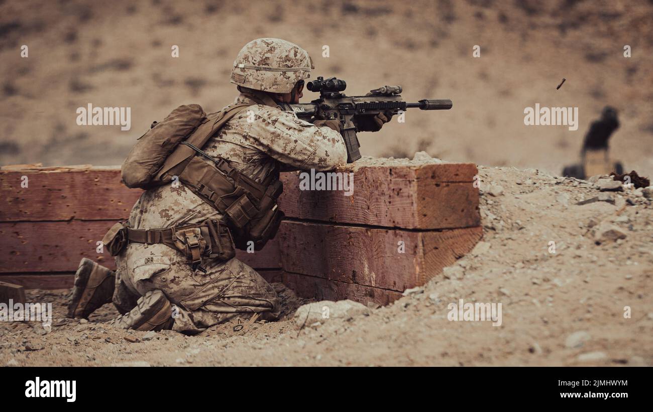 Automatic rifleman hi-res stock photography and images - Alamy