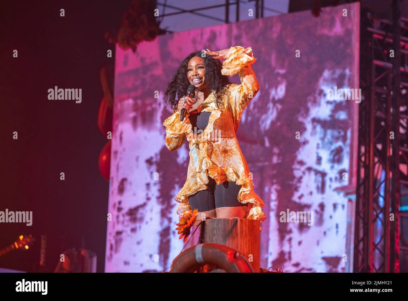 SZA performs at the Lands End Stage during the Outside Lands 2022 Music ...