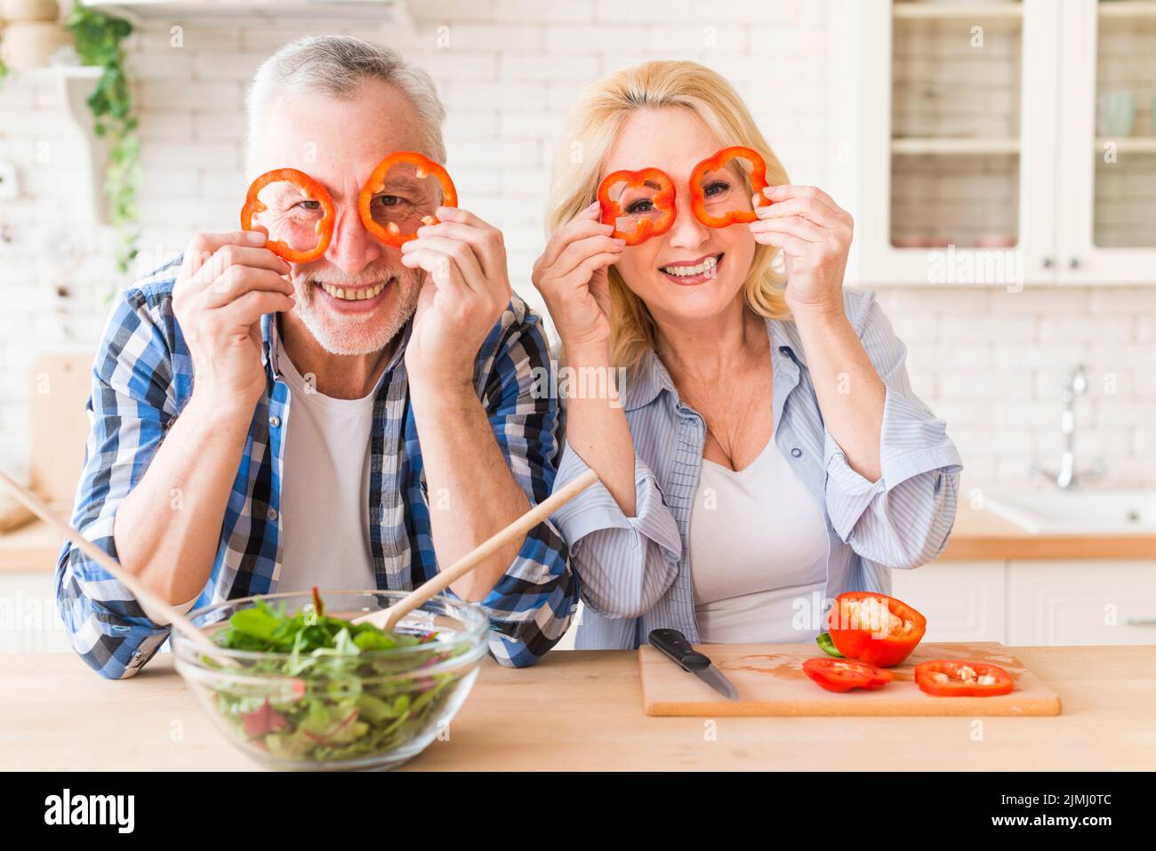 Slice through fabric hi-res stock photography and images - Alamy