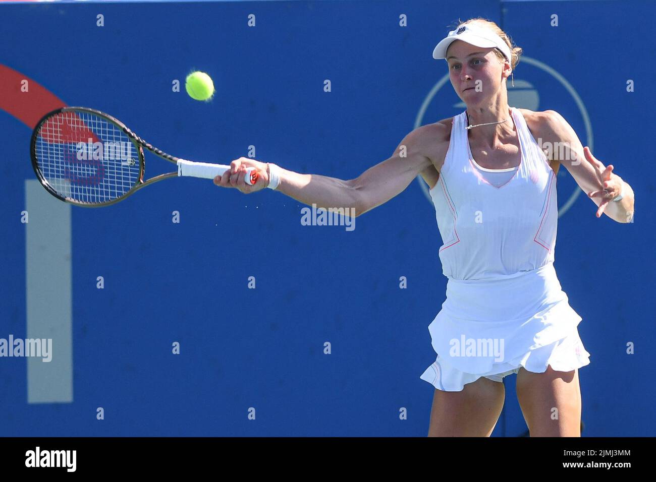 Washington, D.C, USA. 6th Aug, 2022. LIUDMILA SAMSONOVA hits a forehand ...