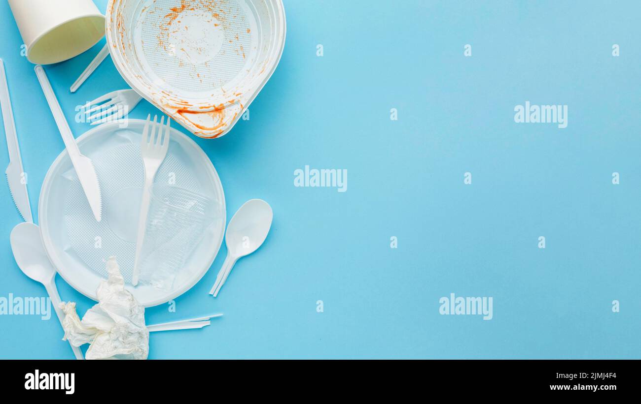 Plastic plates waste hi-res stock photography and images - Alamy