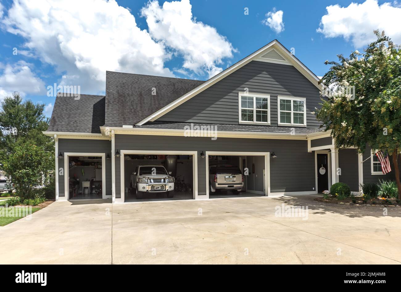 Craftsman Side Entry Garage
