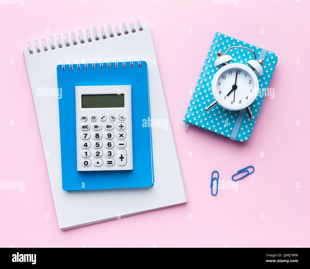 Notepad and calculator hi-res stock photography and images - Alamy