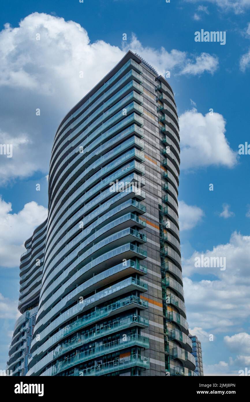 Modern Office Tower in Vancouver Stock Photo - Alamy