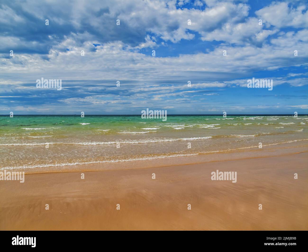 Sandy beachscape hi-res stock photography and images - Alamy