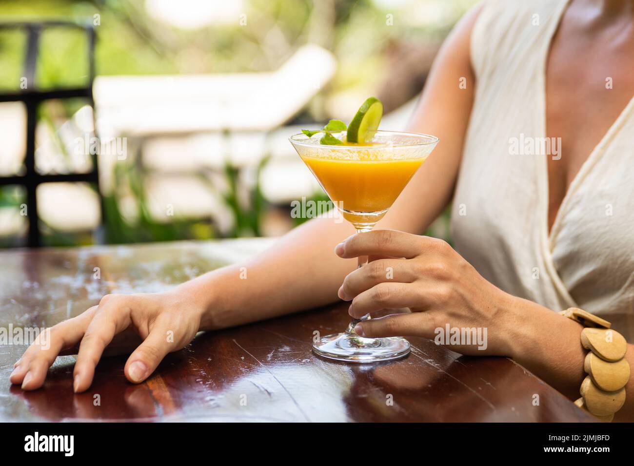 Female hand with a frozen Daiquiri cocktail Stock Photo - Alamy